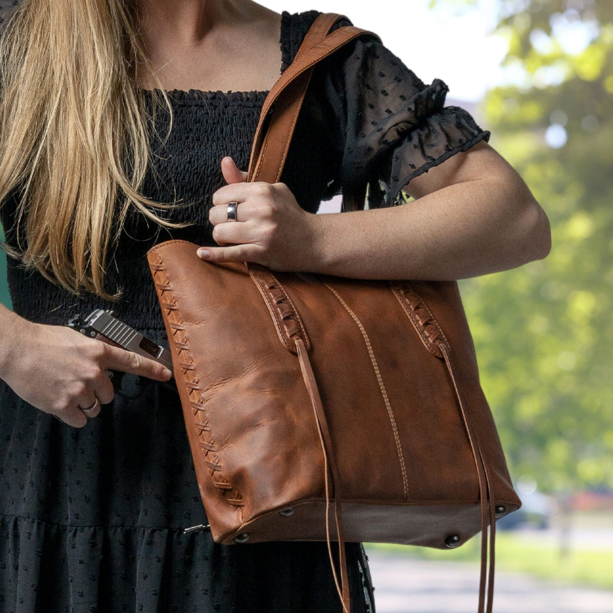 Concealed Carry Norah Leather Tote In Cognac – Dakota Darling Furs